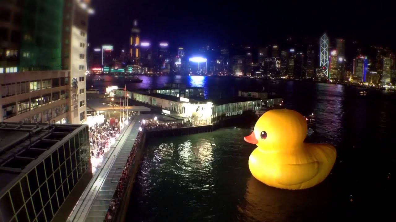 Rubber Duck @ Victoria Harbour - YouTube