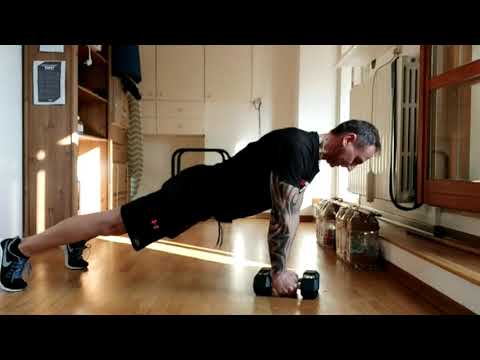 Special TPFIT: Esercizio Push-up stretto con le mani su i due manubri ...