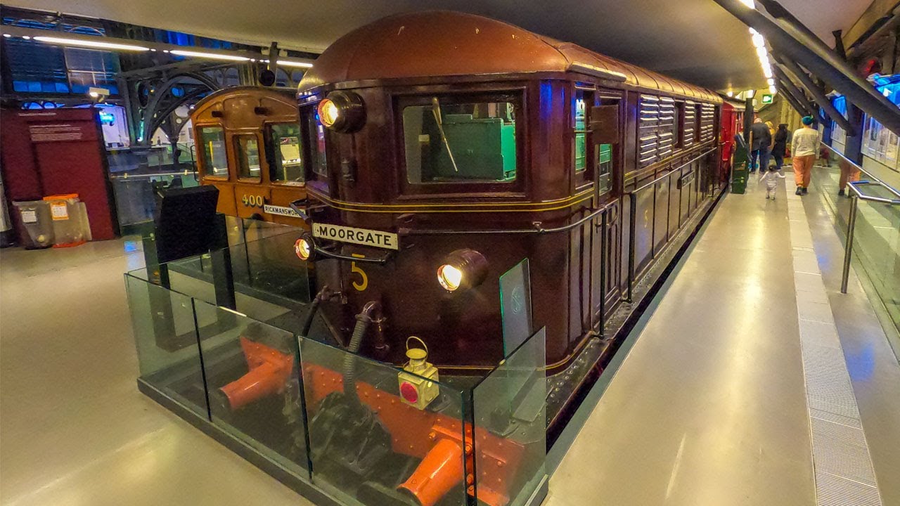 Metropolitan railway electric locomotive 1922 (London Transport Museum ...