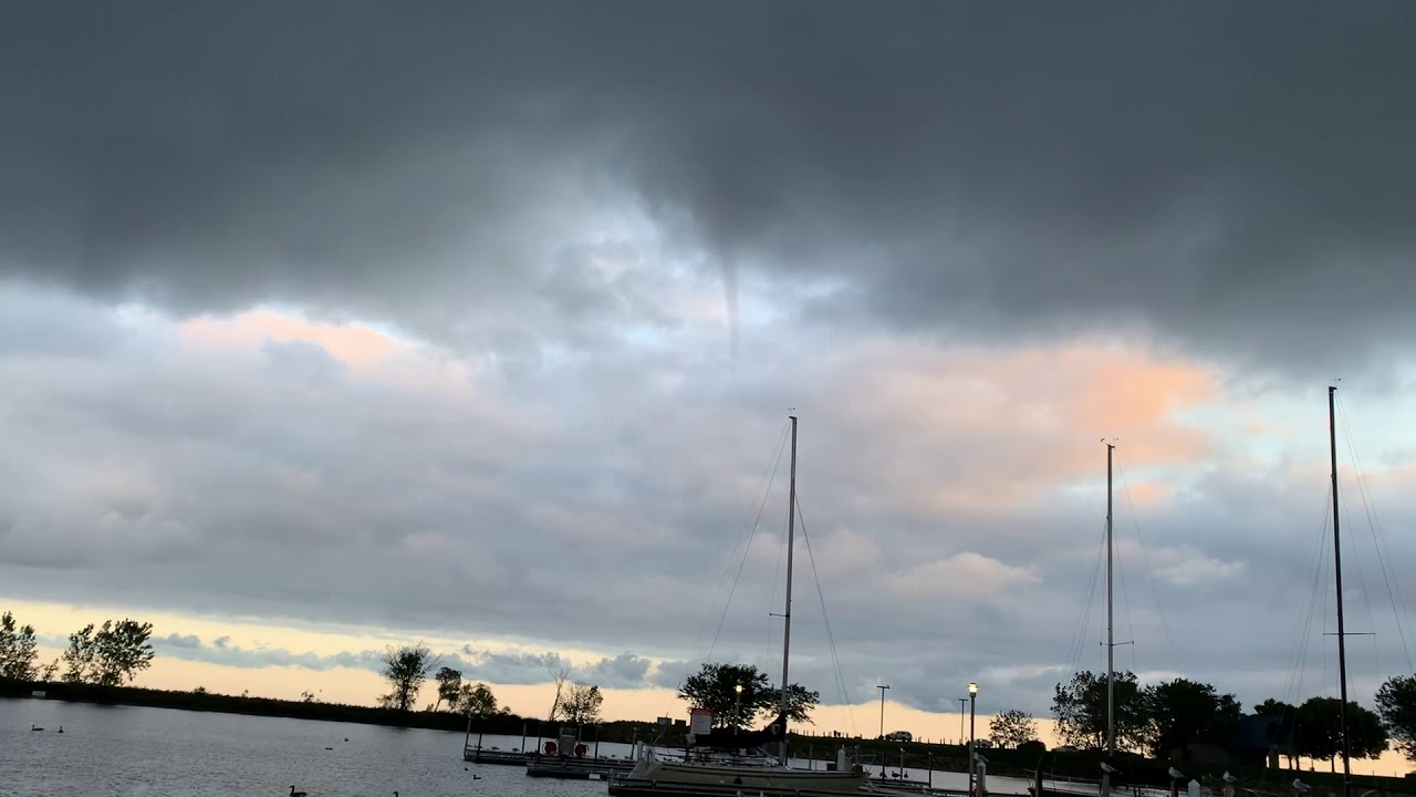 Waterspout over Lake Erie Downtown Cleveland - YouTube