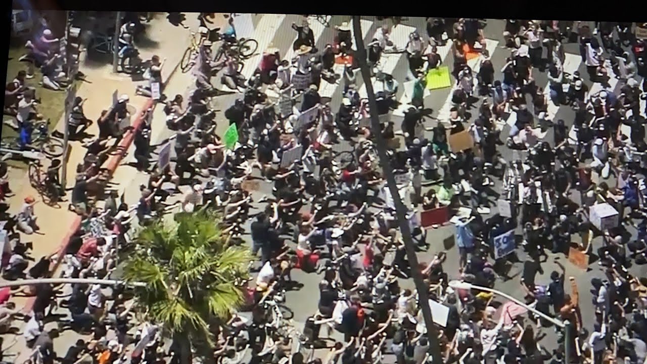 Live from NBCLA Chopper - Montana & Ocean Santa Monica CA Protesters ...