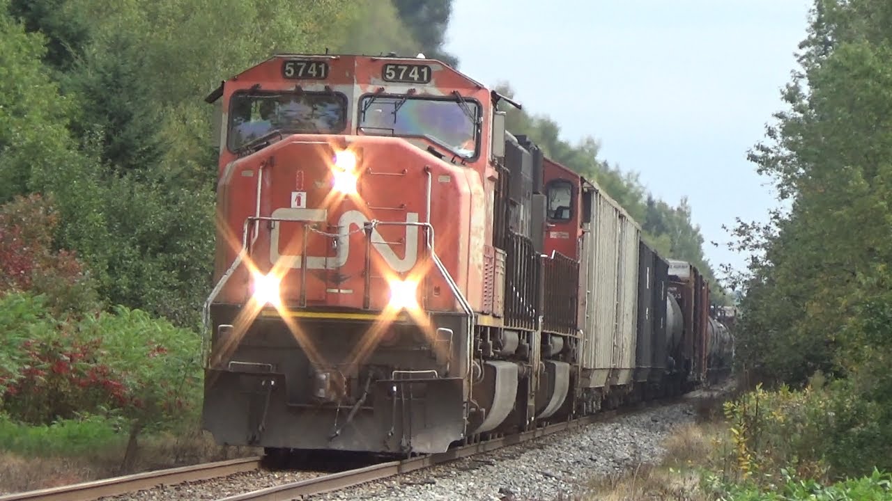 Nice Power & Friendly Crew! Short Freight Train CN 594 West Rolling ...