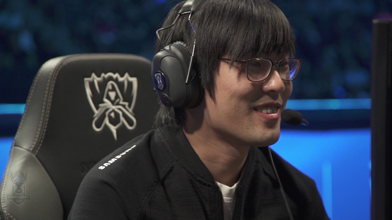 New Viewer Experience: Introducing the Final Teams - SKT and SSG - YouTube