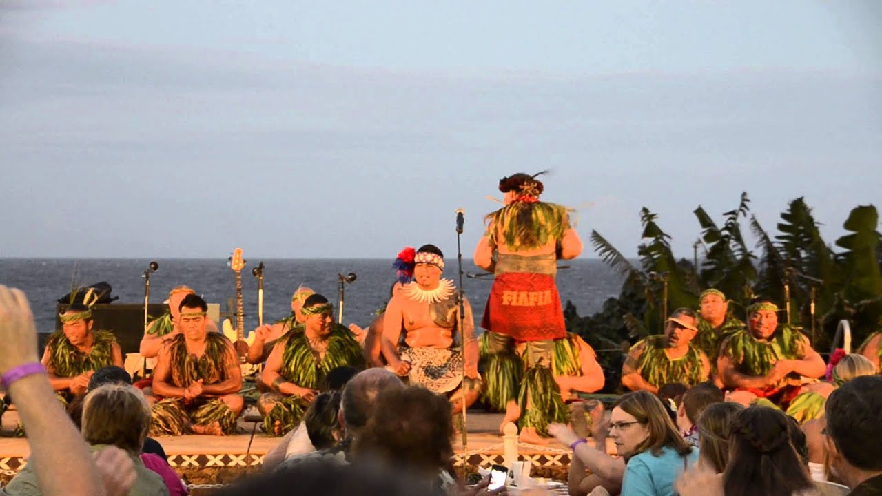 Chief's Luau - Sea Life Park - Beginning of Luau - YouTube