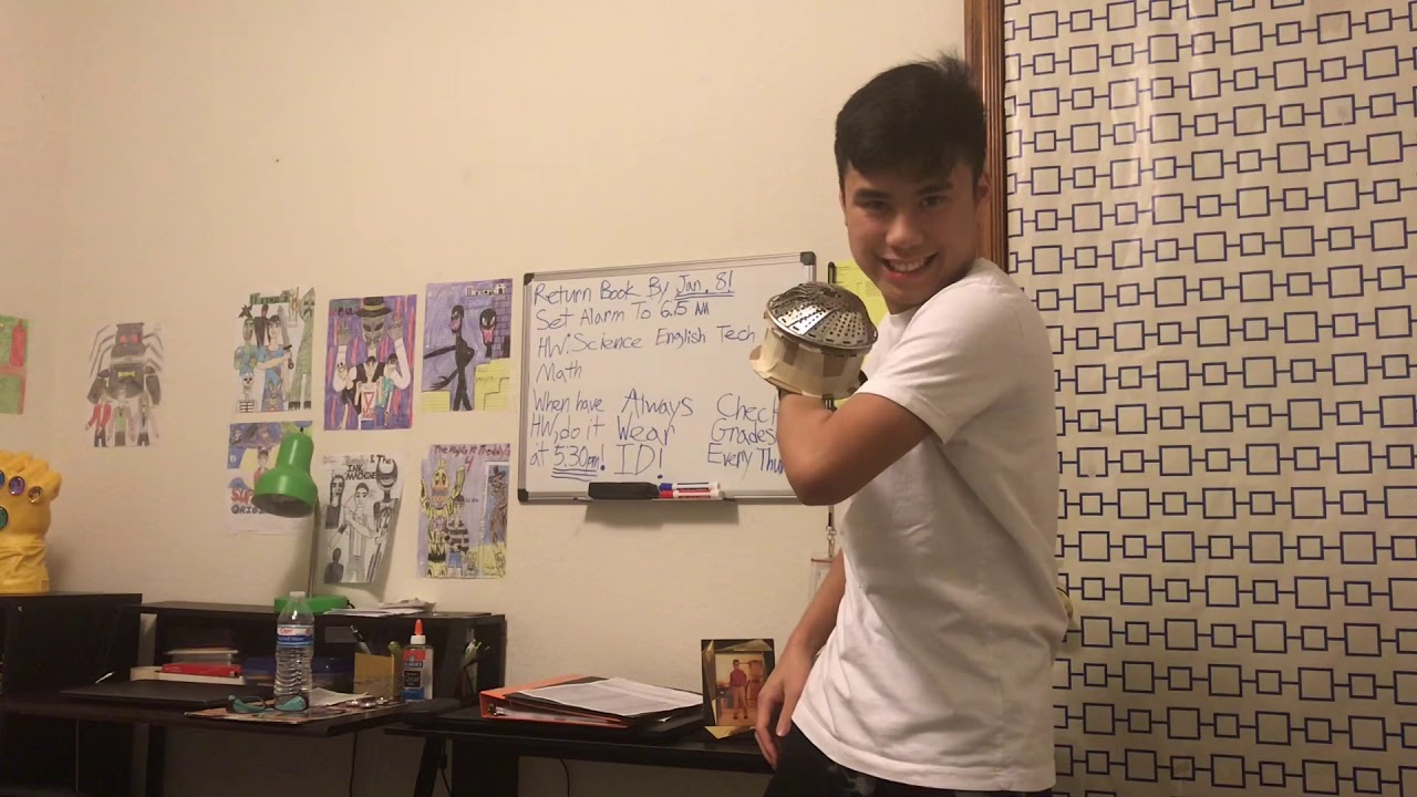 HOMEMADE PROTOTYPE EXPANDABLE PERCY JACKSON SHIELD!!! - YouTube