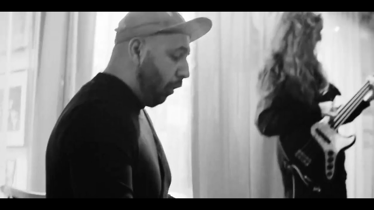 autumn leaves@soultranefestival Andrew McCoubrey🥁 Ben Flavelle-cobain🎸 ...