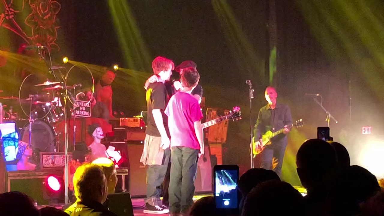 Social Distortion Mike Ness brings kids on stage. Grand Rapids MI 10/13 ...