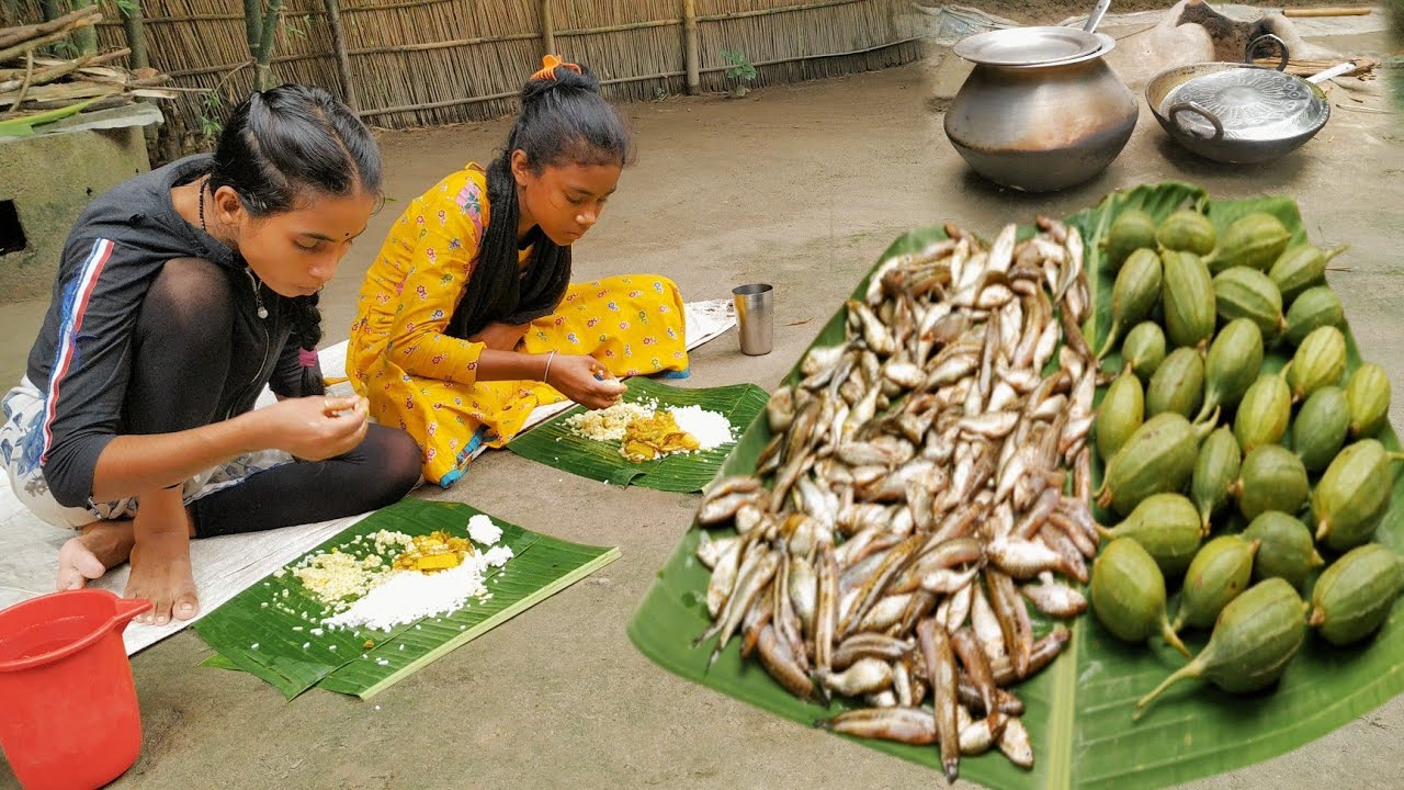 How Indian tribe girl cooking small fish curry with fresh vegetable ...