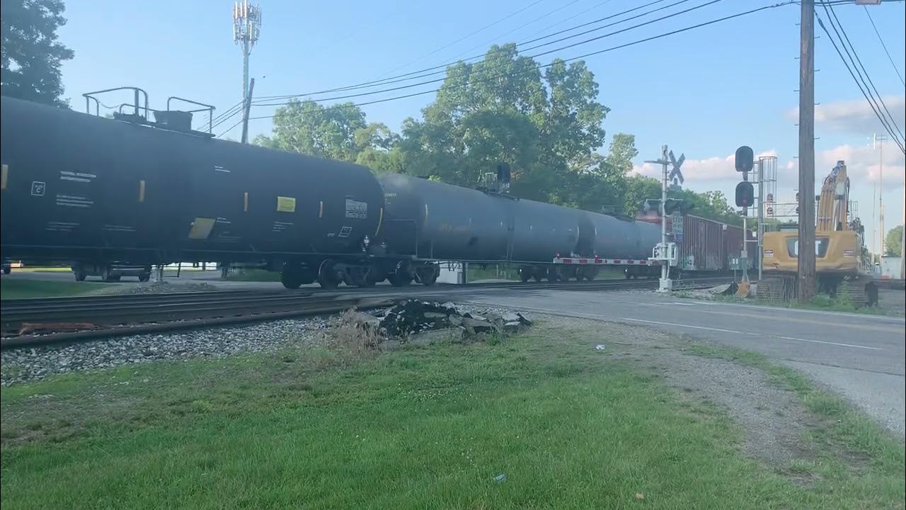 CP 8798 (ES44AC) and CP 7002 (SD70ACU) leads CPKC 231 Westbound through Romulus, MI - YouTube