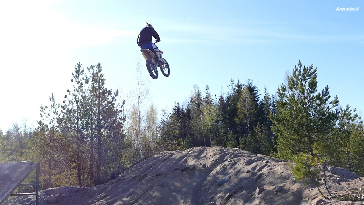 KTM SX250 2-Stroke - First Ramp Jumps - YouTube