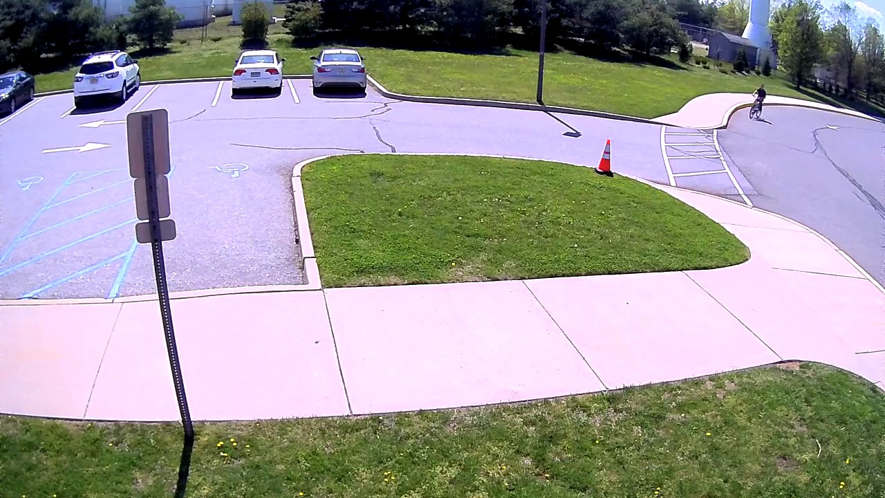 Woolwich police seek car thief - YouTube