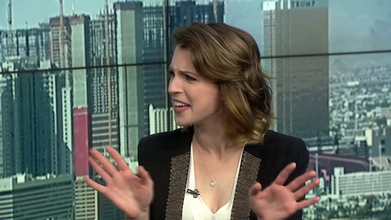 Magician Jen Kramer talks performing in Las Vegas - YouTube