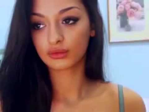 Amateur pretty webcam girl maxi on cam 5567