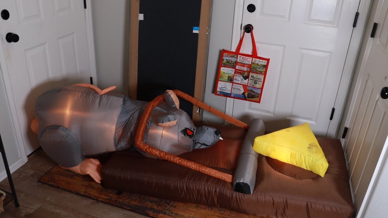 Gemmy 2012 Halloween Airblown Inflatable 7ft Animated Mouse Trap - YouTube