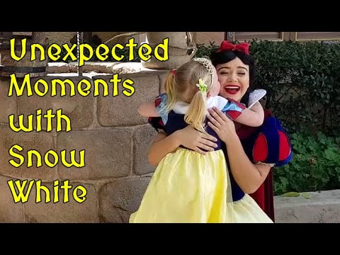 Adorable Moment With Snow White at EPCOT Walt Disney World - YouTube