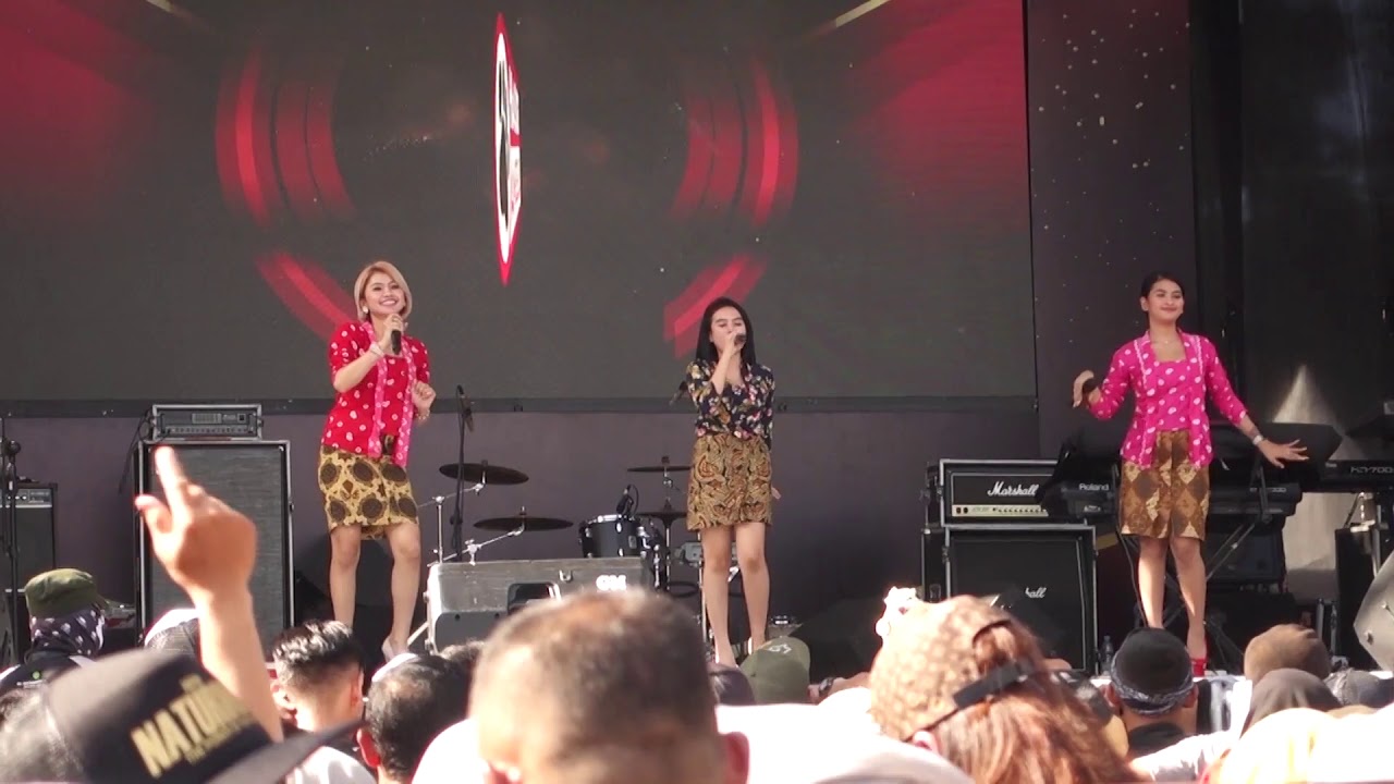 HASOE ANGEL - SUWE ORA JAMU (LIVE MANDALA KRIDA) - YouTube