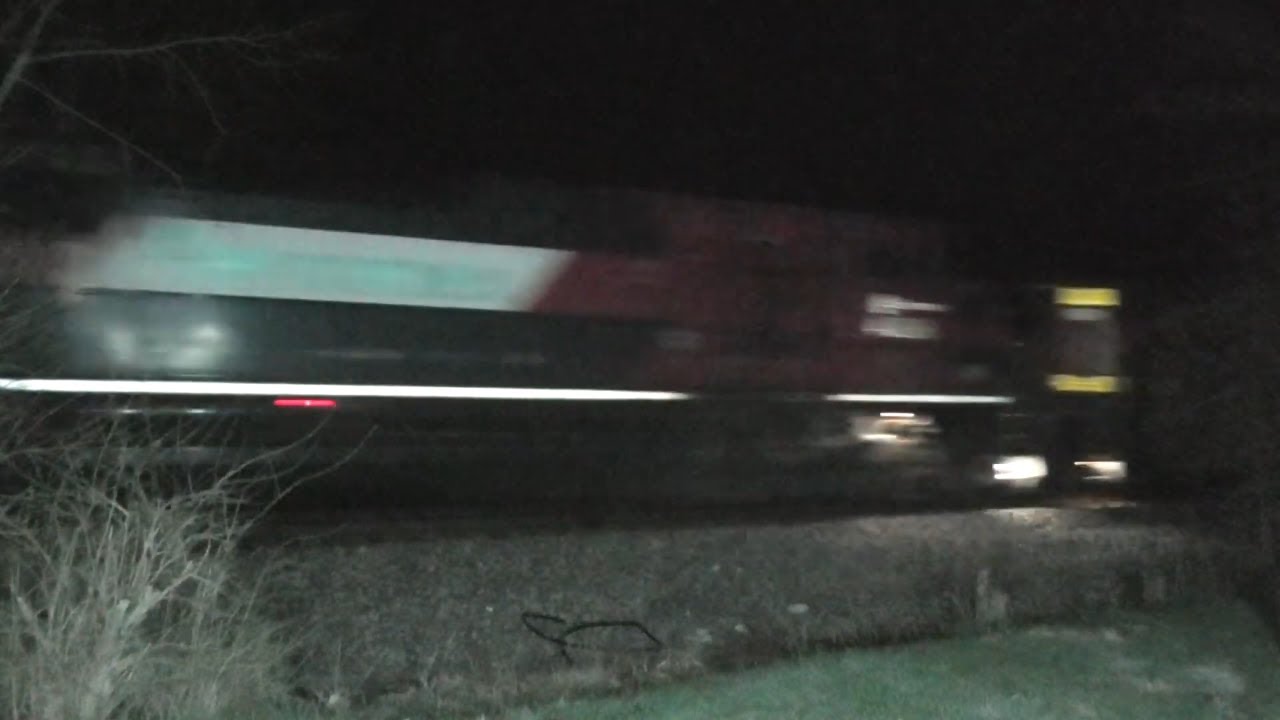 BNSF 6824 West in Wyanet, IL 3/31/25 - YouTube