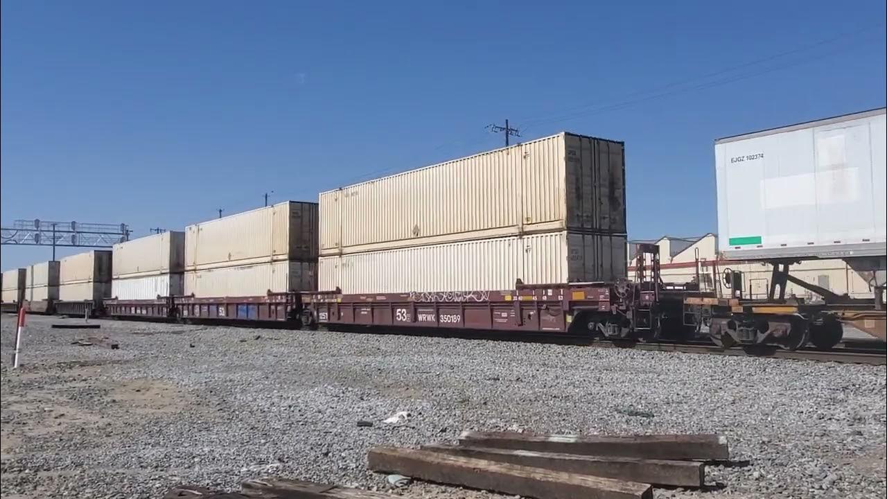 BNSF intermodal train passing Sunmaid Diamond Fresno ca Part 2 - YouTube