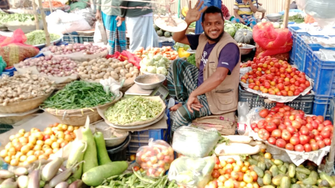 পানির দামে আলু বিক্রি তারপরও কাস্টমার নাই।কমে গেল সকল সবজির দাম, জেনে ...