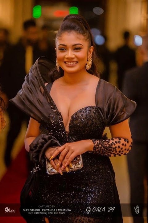 මෙක බැලුවෙ නැද්ද බලන්නකො ආස හිතෙයි 🤩🤩😍 Youtube