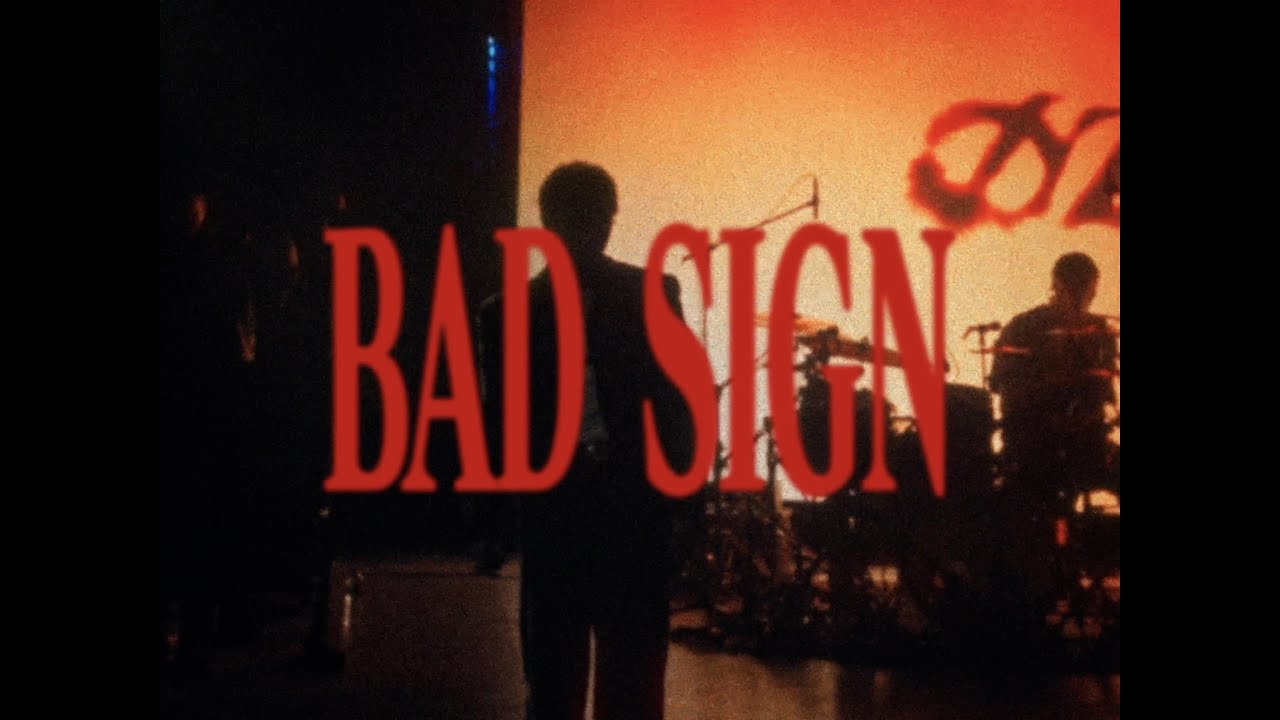 ØZI - BAD SIGN 侵略性的浪漫 (Performance Video in Hong Kong) - YouTube Music