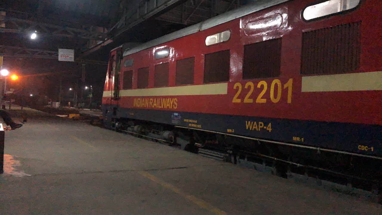 17487/Tirumala Express hauled by BZA WAP-4 departing from Vijayawada Jn ...