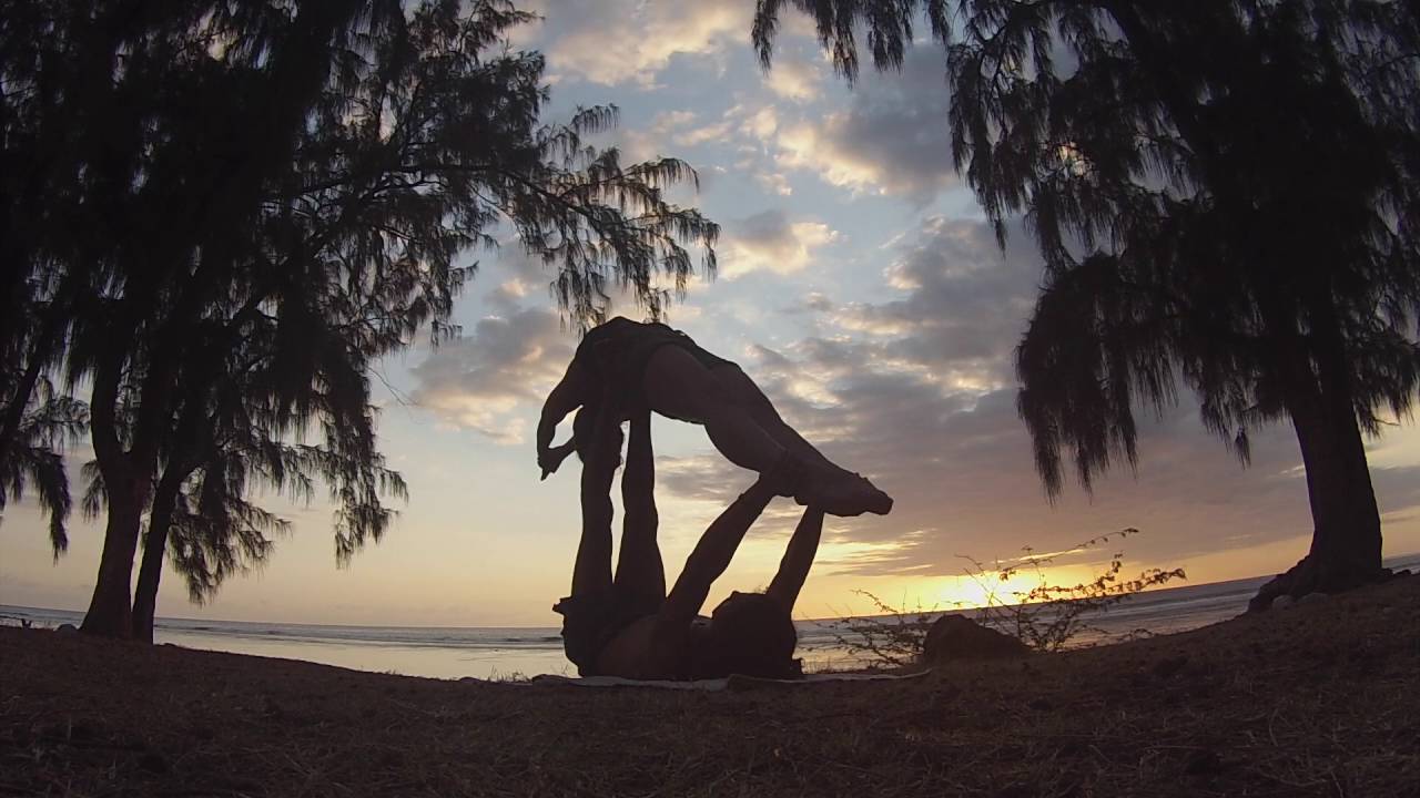 Acro yoga Sunset - YouTube