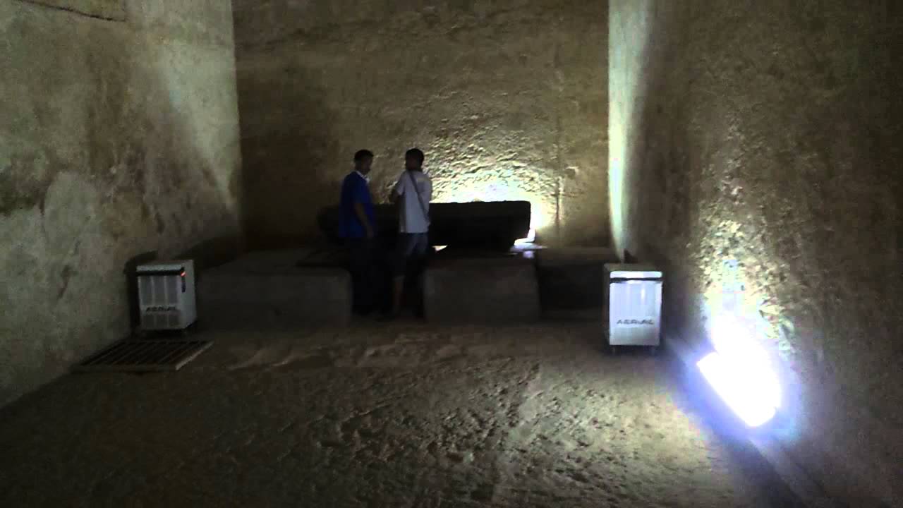 Inside Great Pyramid in Cairo - YouTube