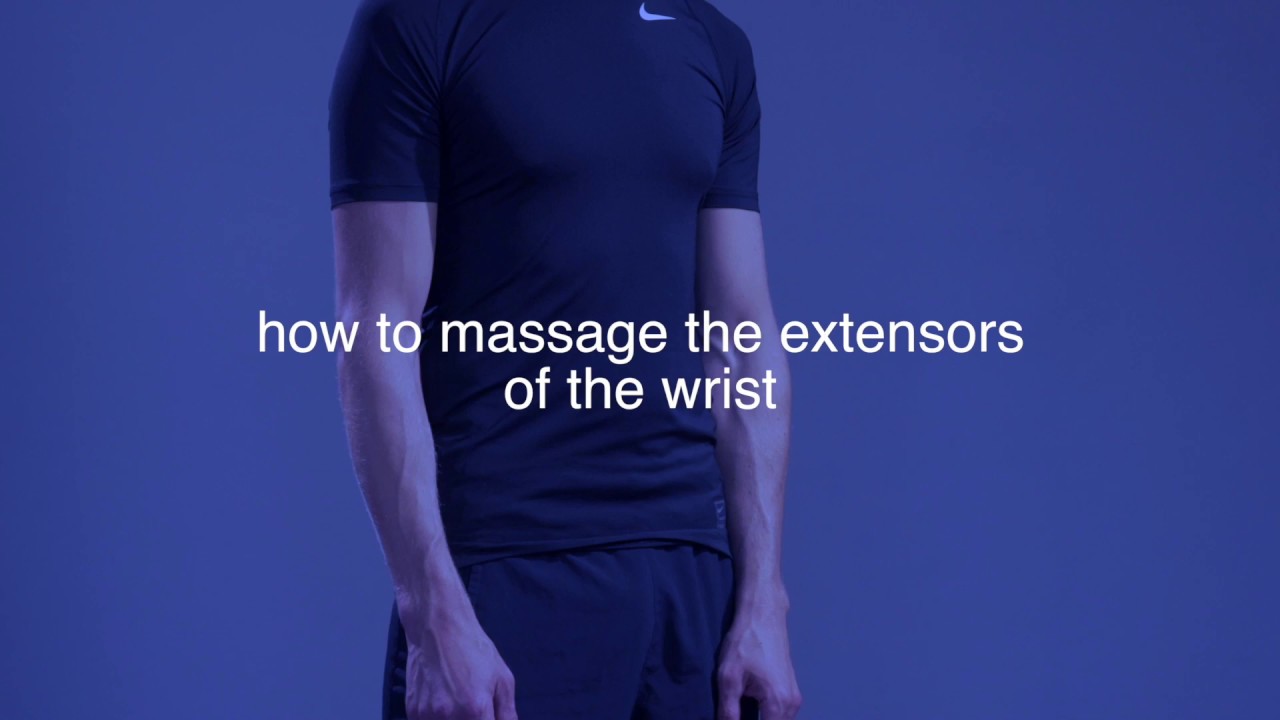 How to massage the extensors of the wrist with a percussive massager ...