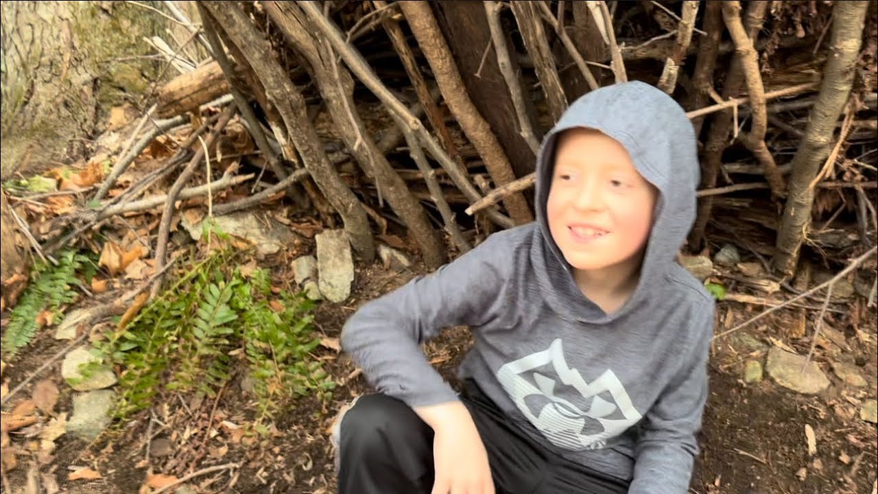 How to survive in the wild for 48 hours!!! (A BEAR CAME!) - YouTube