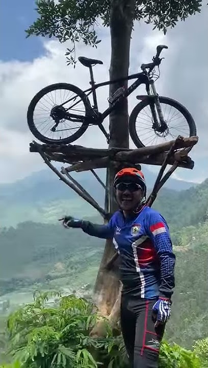 sepeda sakti sampe Bisa naik pohon di Puncak eurad lembang Gowes GHH sakti - YouTube