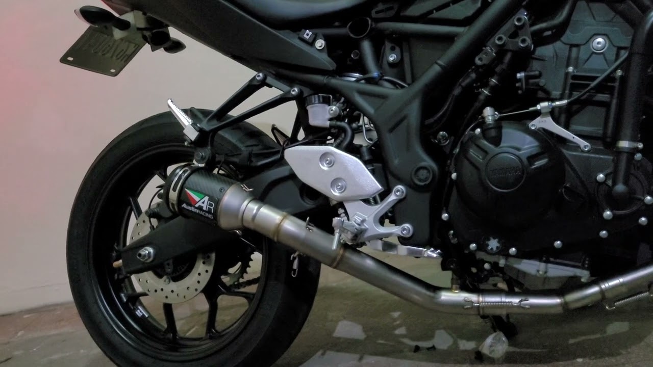 Yamaha r3 full system Austin racing - YouTube