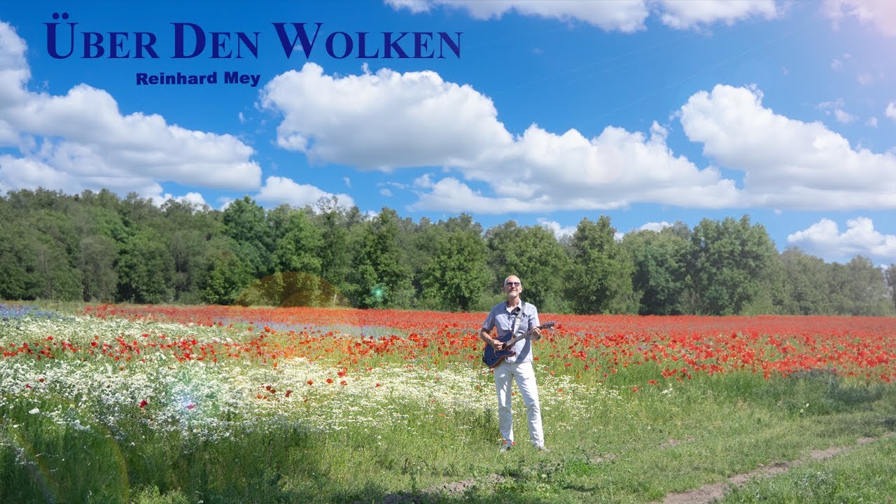 Über den Wolken - Reinhard Mey ~ Gitarre Cover im Mohnfeld - Michael ...