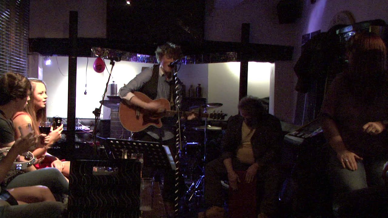 Wonderwall - George Wilson Cover - YouTube