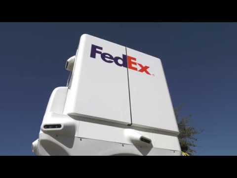 FedEx Delivery Robot Roxo Tests in Plano - YouTube