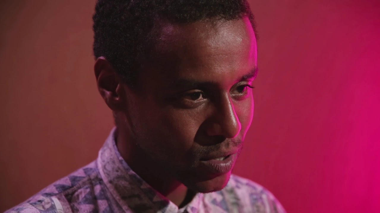 Tarik Tesfu im Interview: "Feminismus gehört in den Mainstream" - YouTube