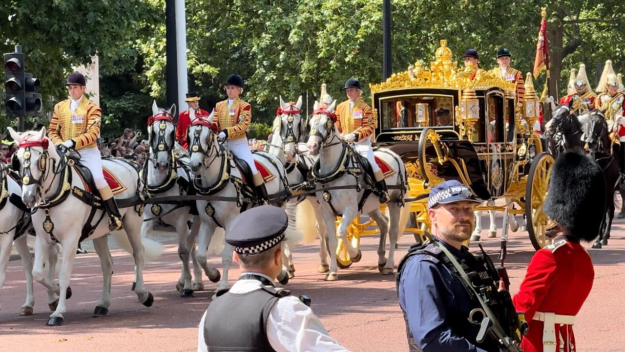 ROYAL FAMILY'S SPECTACULAR PARADE THROUGH CENTRAL LONDON - MUST WATCH ...