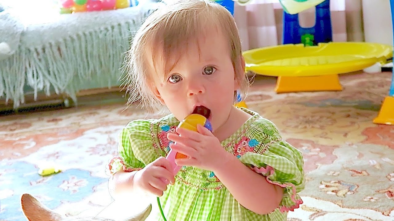 ADORABLE BABY PERFORMANCE - YouTube