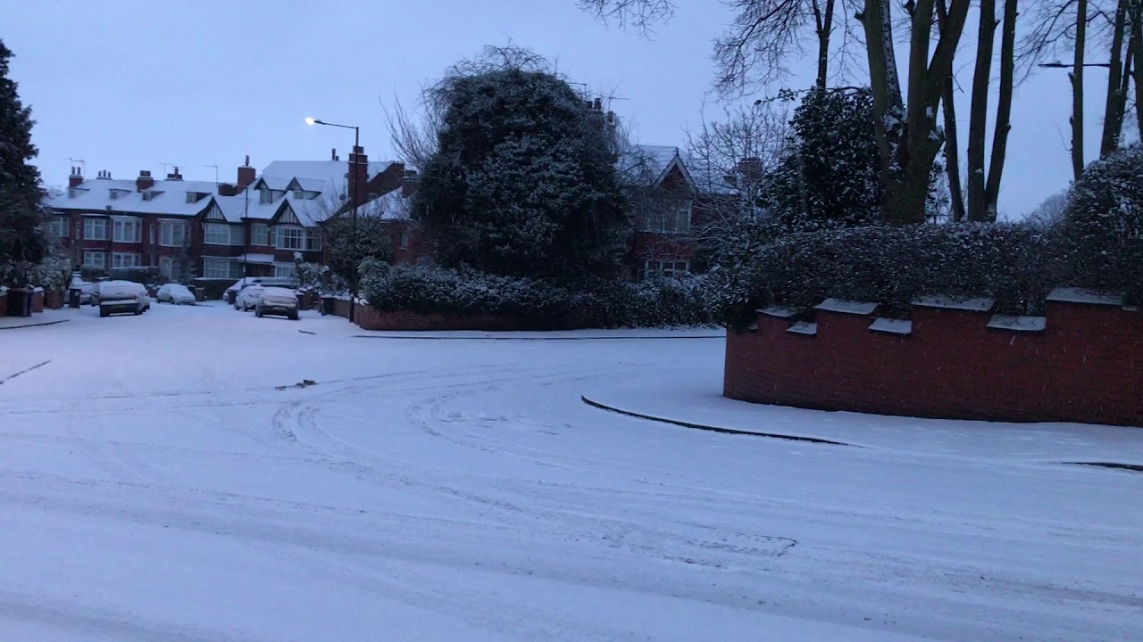 Doncaster UK snow falling 2018 - YouTube