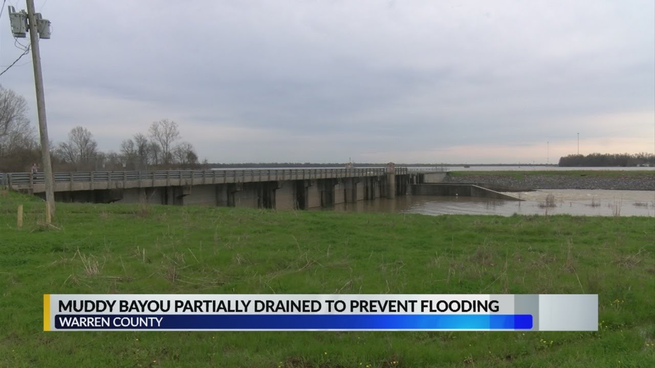 Army Corps opens Muddy Bayou Control Structure - YouTube