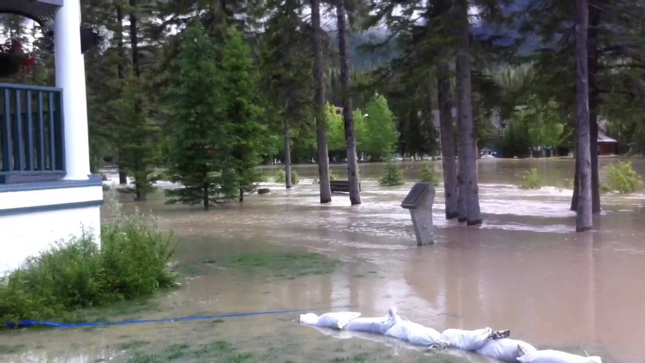 BANFF FLOODING ON BOW RIVER - YouTube