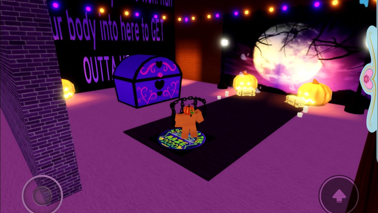 I BEAT THE SUPER HARD ROYAL HIGH MAZE rewards? - YouTube