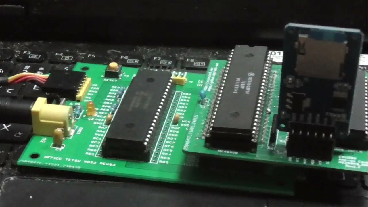 CP/M-68kでHello.cをCコンパイルしてみる。EMUZ80＋MEZ68k8_RAMを使ったCP/M-68kワンボードシステム。 - YouTube