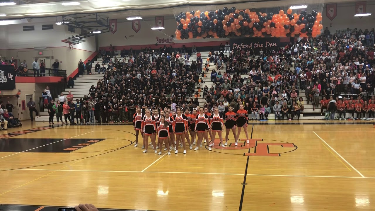 UTHS CHEER HOMECOMING 2018 - YouTube