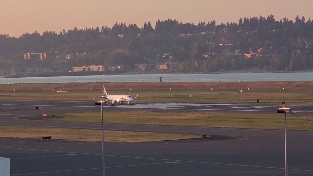 Alaska Airlines (Horizon) Embraer ERJ-175LR [N643QX] Takeoff from PDX ...