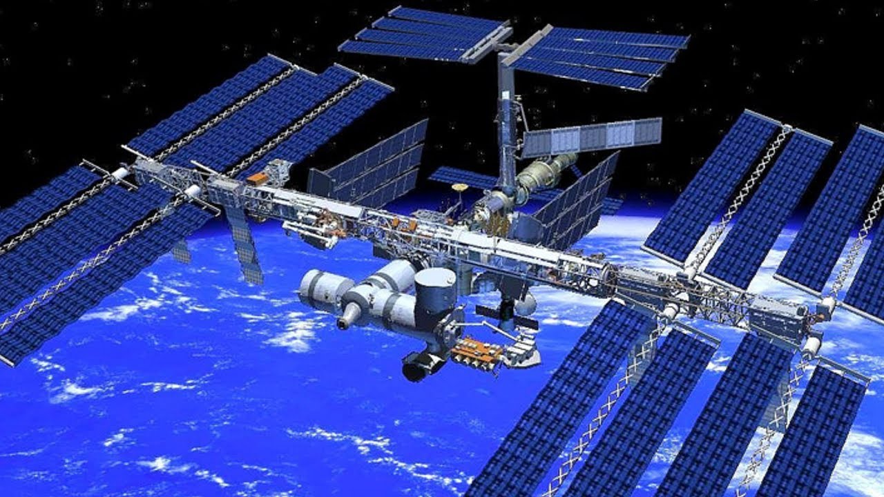 ISS Astronauts Return To Earth - YouTube