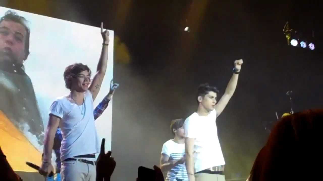 One Direction - "Stand Up" (Live) - YouTube