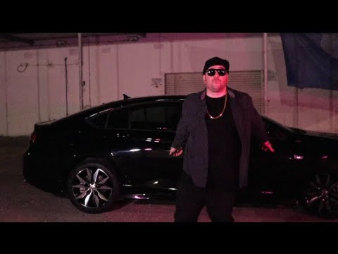 Luke Vexx & Denno - Lookin' At Me (official music video) - YouTube