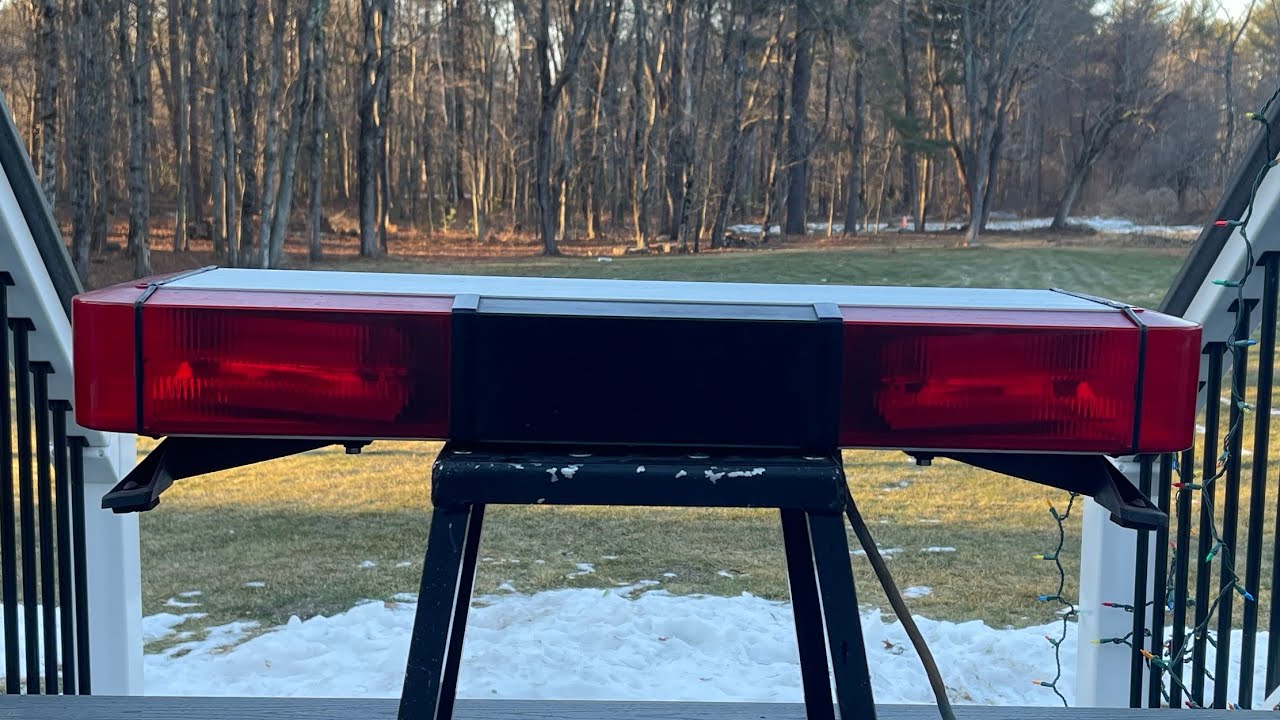 Whelen edge 9000 mini (28 inch) - YouTube