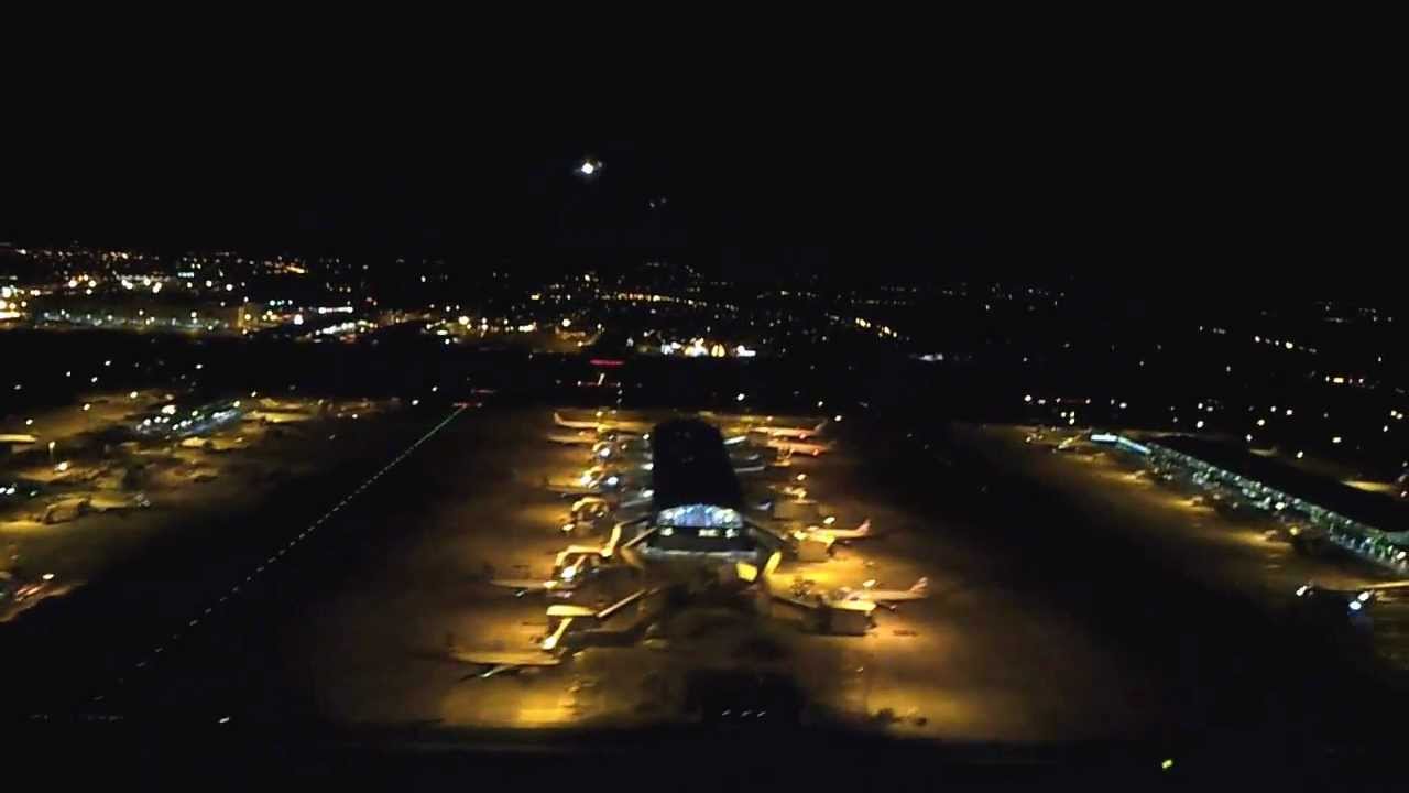 British Airways Boeing 777-200(ER) Takeoff from London Heathrow - Night ...